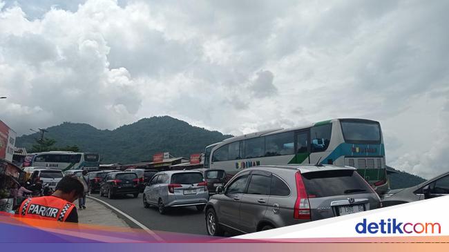 Arus Balik Dimulai, Lingkar Gentong Padat Merayap