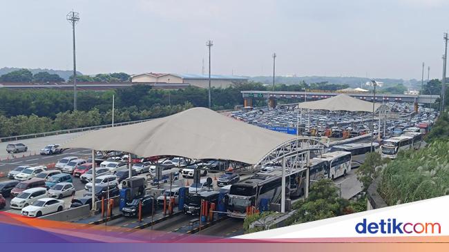 Lalin Padat, Contraflow Tol Japek Km 70-47 Arah Jakarta Akan Diberlakukan Lagi