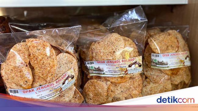 Keripik Jengkol hingga Rendang Paru Jadi Rekomendasi Oleh-oleh Padang