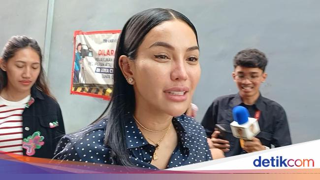 Nikita Mirzani Diperiksa Hari Ini Atas Laporan Terhadap Vadel Badjideh Nikita Mirzani Diperiksa Hari Ini Atas Laporan Terhadap Vadel Badjideh