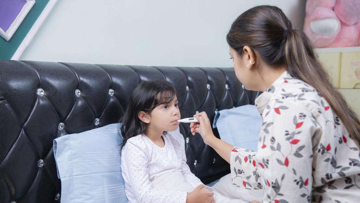 10 Ciri Demam karena Kecapekan pada Anak dan Kapan Harus Diwaspadai