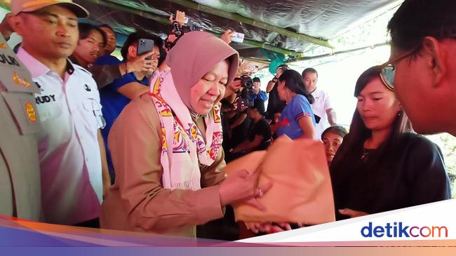 Mensos Risma Beri Santunan Rp 310 Juta untuk Keluarga Korban Longsor di ... Mensos Risma Beri Santunan Rp 310 Juta untuk Keluarga Korban Longsor di ...