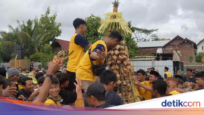 Ketupat dan Lebaran Ketupat: Sejarah dan Makna Filosofisnya Ketupat dan Lebaran Ketupat: Sejarah dan Makna Filosofisnya