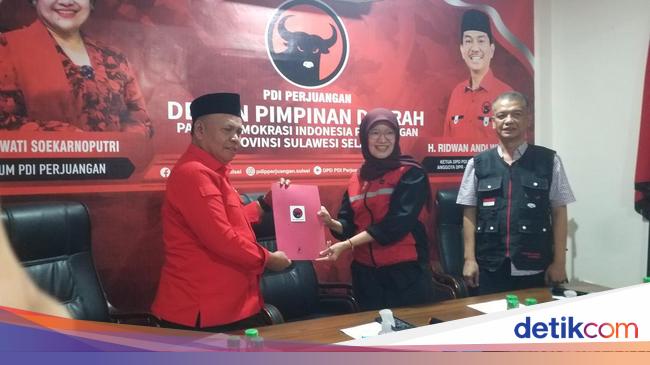 Legislator DPR RI Samsu Niang Daftar Calon Bupati Soppeng Lewat PDIP Sulsel