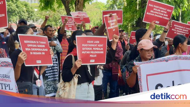 Aliansi Gerakan Rakyat Tutup TPL Demo Kantor DPRD Sumut, Ini Tuntutannya