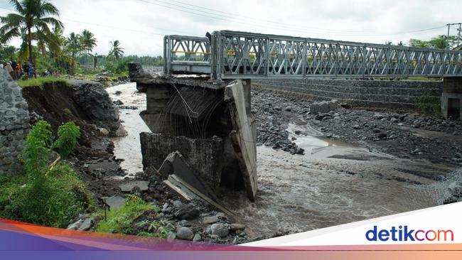 Potret Jembatan Putus Imbas Banjir Lahar Hujan Gunung Semeru