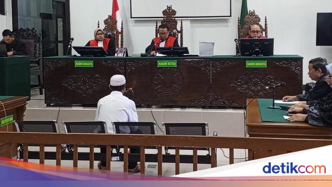 Hakim Tolak Eksepsi Yosep!