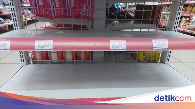 Pasokan Tipis Jadi Biang Kerok Stok Gula Langka di Indomaret cs