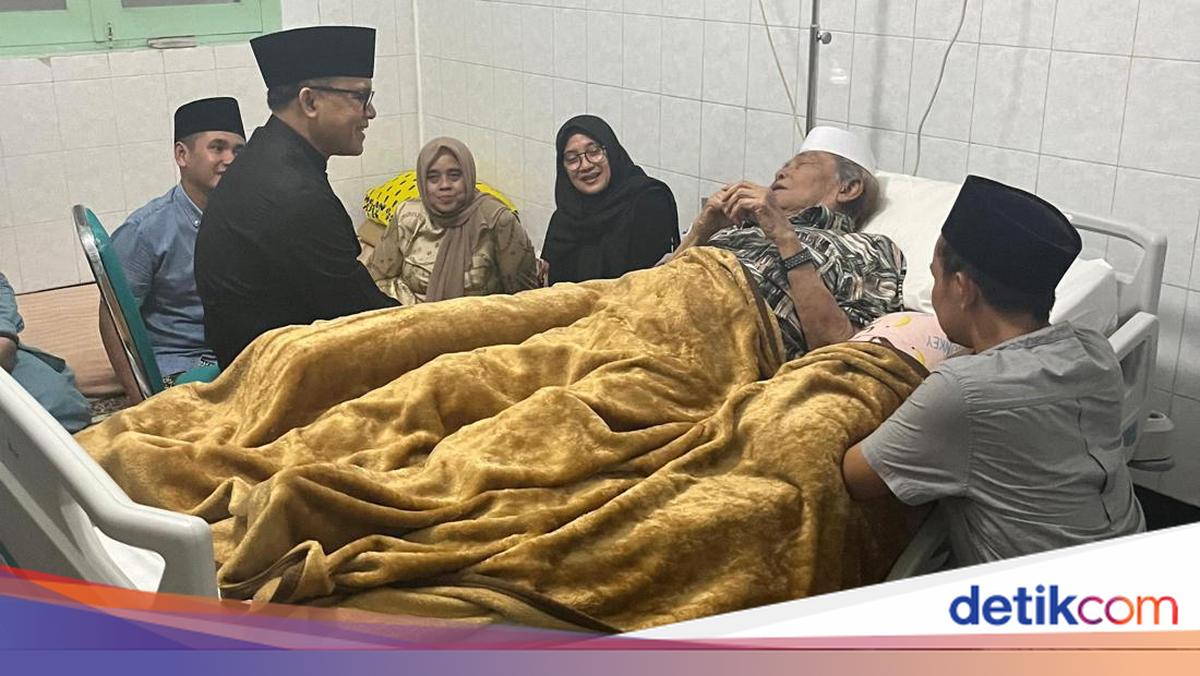 Jenguk Pimpinan Ponpes Al Falah Ploso, MenPAN-RB: Kita Doakan Sehat Selalu