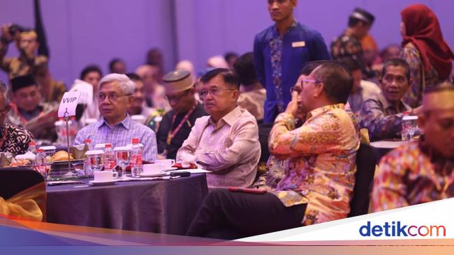 Pertemuan Saudagar Bugis Makassar Ke 24 Jusuf Kalla Aksa Mahmud Hadir