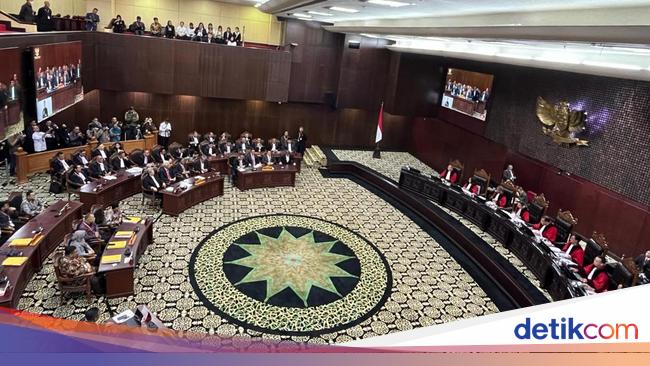Profil 3 Hakim MK yang Bacakan Dissenting Opinion di Sengketa Pilpres 2024