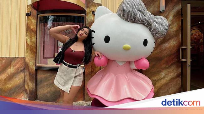 Gaya Rosa Anderson, Istri Codeblu saat Kulineran di Restoran Bintang 5