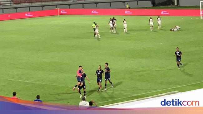Taklukkan PSM 3-2, Arema Menjauh dari Zona Degradasi
