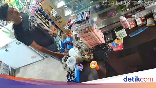 Pemuda Tarakan Todong Pisau ke Mahasiswi Sempat Curi Uang Kotak Sumbangan Pemuda Tarakan Todong Pisau ke Mahasiswi Sempat Curi Uang Kotak Sumbangan