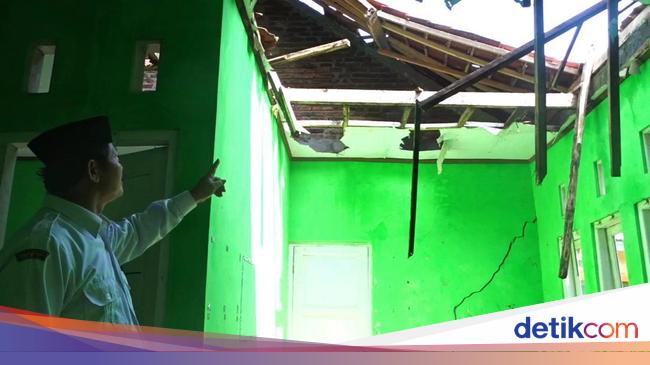 Tanah Gerak di Kalidadap Wonosobo, 5 Rumah hingga Musala Rusak