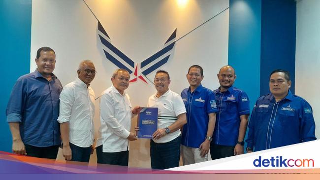Edy Rahmayadi Ambil Formulir Bacalon Gubsu ke Demokrat Sumut Edy Rahmayadi Ambil Formulir Bacalon Gubsu ke Demokrat Sumut