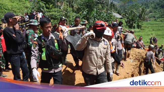 Kakak-Adik Tertimbun Longsor di Garut Ditemukan Tewas