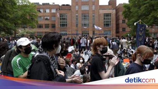 Polisi Bubarkan Kemah Demo Pro-Palestina di 3 Kampus AS, 200 Orang Ditahan Polisi Bubarkan Kemah Demo Pro-Palestina di 3 Kampus AS, 200 Orang Ditahan