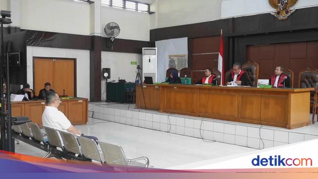 Hendri Zainuddin Jalani Sidang Perdana Kasus Dana Hibah KONI Sumsel