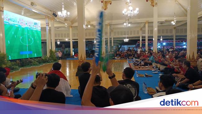 Mau Nobar di Rumah? Begini 6 Cara Bikin Ruangan Kedap Suara