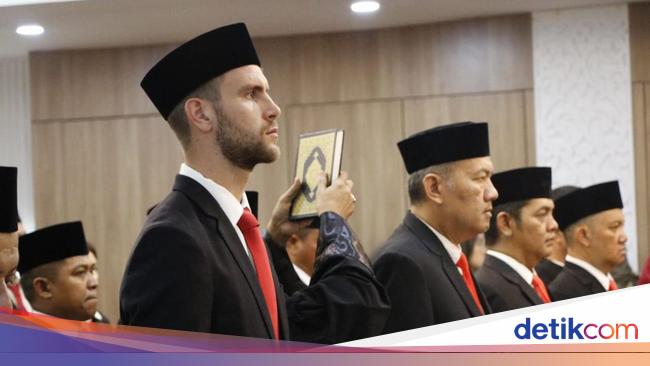 Maarten Paes Resmi Berstatus WNI Heboh di Linimasa