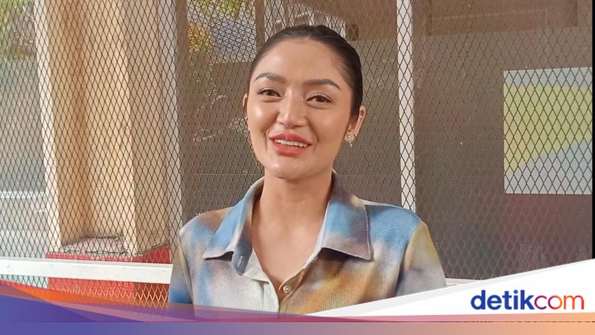 Siti Badriah Nggak Khawatir Suaminya Cinlok dengan Angela Gilsha