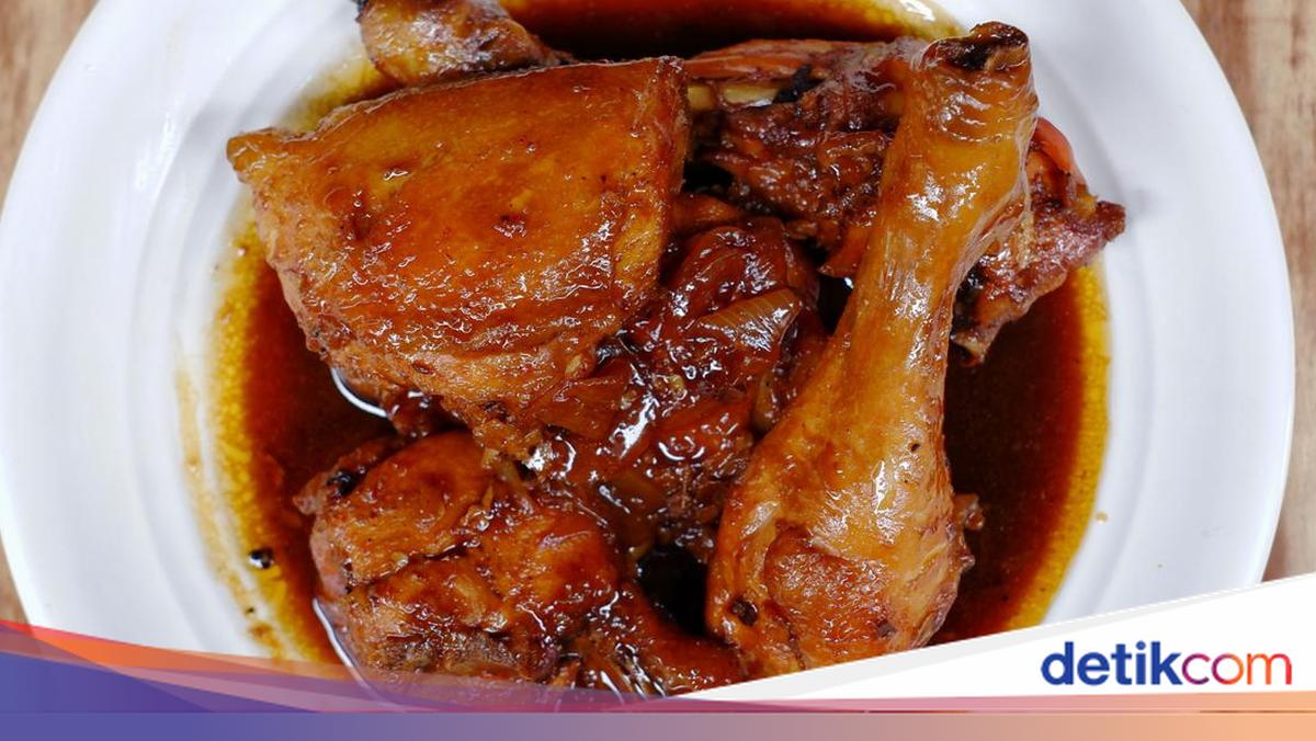 Resep Semur Ayam Kentang ala Rumahan yang Manis Sedap