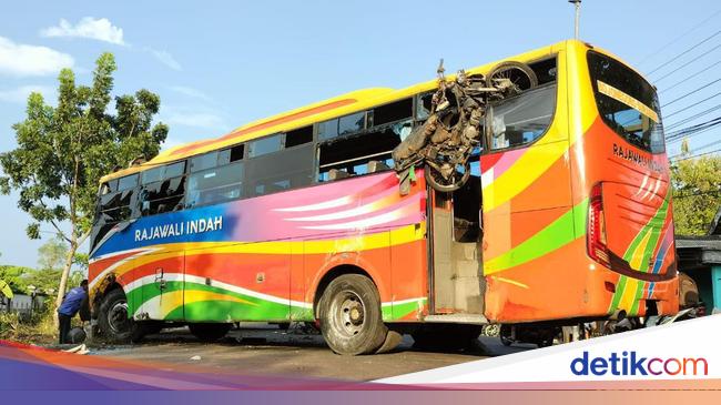 Tragedi 2 Kecelakaan Maut Tewaskan 5 Orang di Bojonegoro
