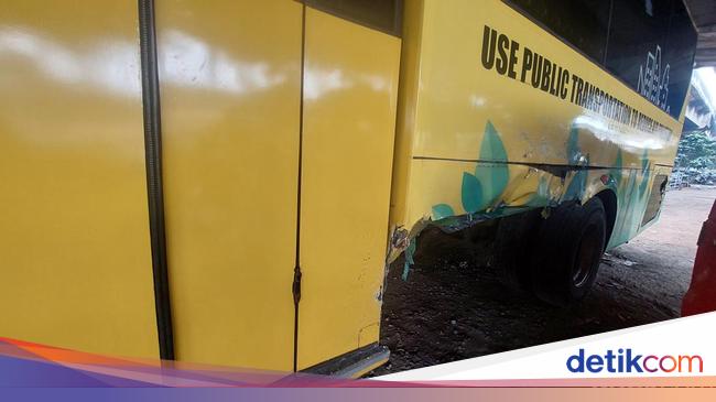 Mobil Tabrak Bus Kuning, Pihak UI Sepakat Diselesaikan Kekeluargaan
