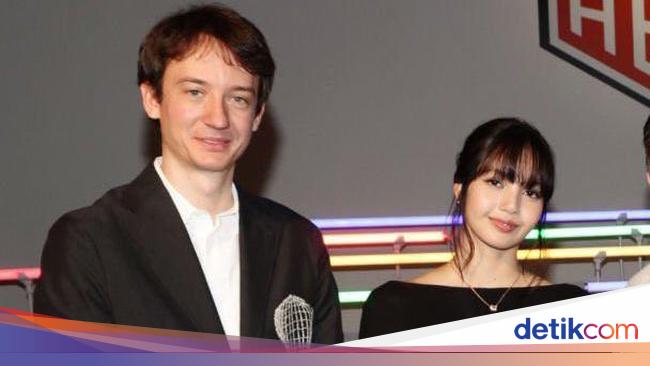 So Sweet, Lisa BLACKPINK dan Pacar CEO Rayakan Valentine di Tengah ...