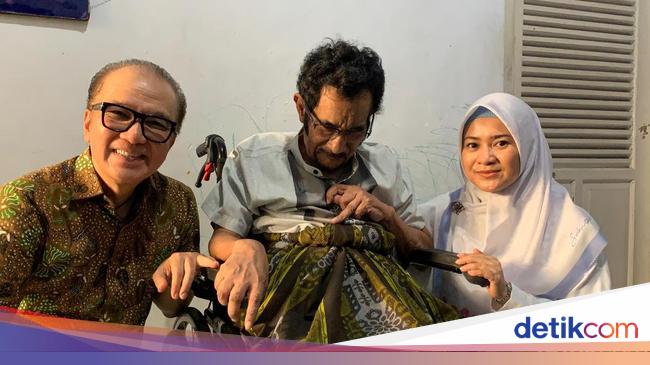 Bareng Ikke Nurjanah, Tantowi Yahya Jenguk Hamdan ATT Sambil Beri Donasi