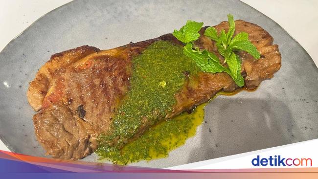 Seru! Masak Rendang dan Steak Wagyu Australia Bareng Chef Yuda Bustara