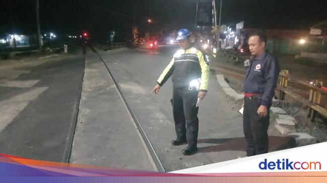 Terobos Palang, 2 Pemotor Tewas Tertabrak KA di Sumpiuh Banyumas