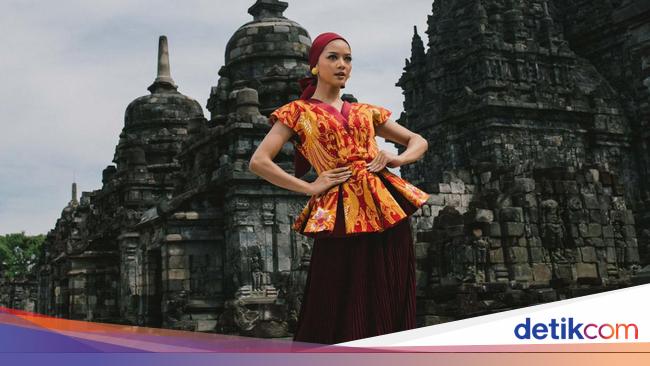 9 Foto Busana Karya Julianto X Iwan Tirta, Diperagakan Miss Mega Bintang