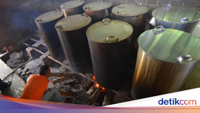 Sibuknya Depot Air Masak di Daerah KLB Diare