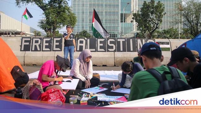 Aksi Bela Palestina Kembali Berlangsung di Depan Kedubes Amerika