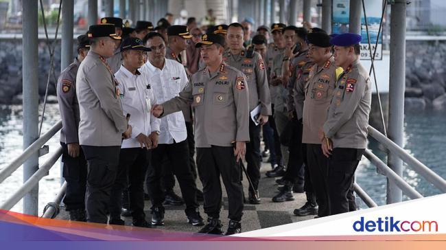 Cek Pelabuhan Ketapang, Kabaharkam Pastikan Polri Siap Amankan WWF ke-10