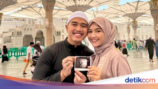7 Gaya Erina Gudono Umrah saat Hamil, Pamer Foto USG Depan Kabah 7 Gaya Erina Gudono Umrah saat Hamil, Pamer Foto USG Depan Kabah