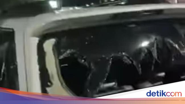 Kepergok Mesum, Sopir Xenia di Jember Kabur Lalu Tabrak-Seret Motor Polisi