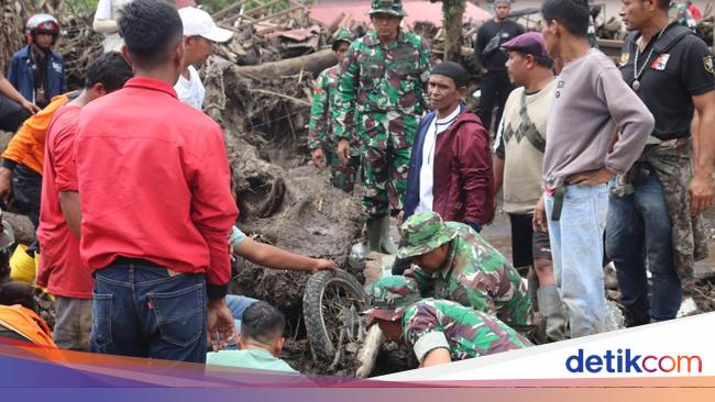 Korban Meninggal Akibat Banjir Bandang Di Sumbar Jadi 27 Orang