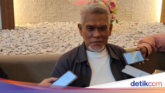 Ketua PKS Sulsel Amri Arsyid Ambil Formulir Cawalkot di PAN-Demokrat-PKB Ketua PKS Sulsel Amri Arsyid Ambil Formulir Cawalkot di PAN-Demokrat-PKB
