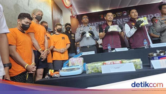 Lab Narkoba Jaringan 'Hydra' di Bali Dikendalikan Saudara Kembar WN Ukraina Lab Narkoba Jaringan 'Hydra' di Bali Dikendalikan Saudara Kembar WN Ukraina