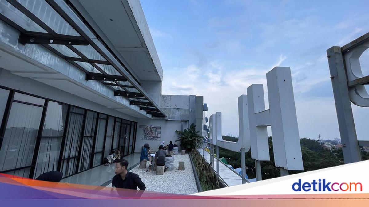 Menikmati Senja di Rooftop Bandung Creative Hub