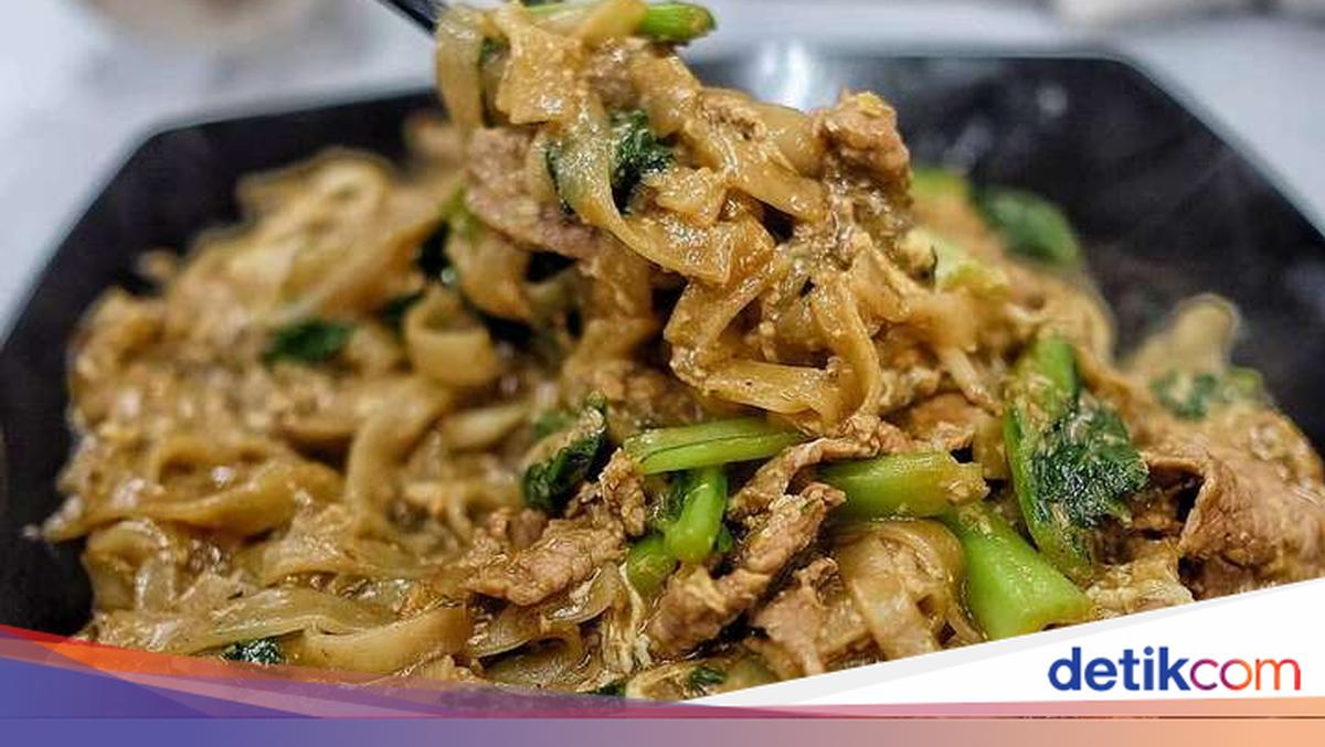 Selalu Ngangenin! 5 Tempat Makan Kwetiau Sapi Legendaris yang Smoky Sedap