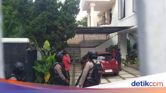 KPK Geledah Rumah Adik SYL Andi Tenri Angka di Makassar