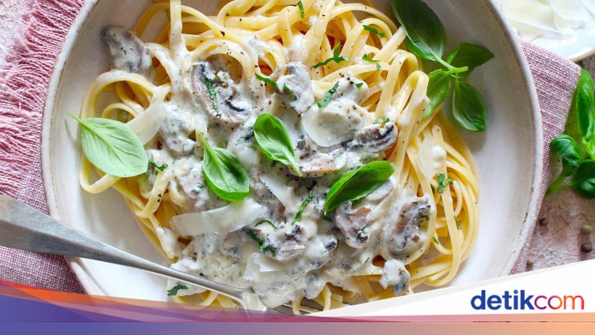 Resep Fettuccine Saus Jamur Segar, Sajian Praktis Untuk Makan Malam