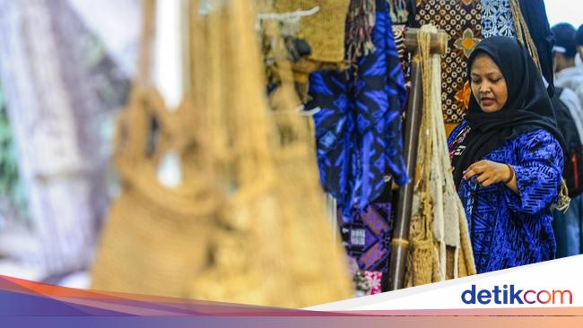 Ragam Kerajinan Khas Baduy Dipamerkan di Rangkasbitung