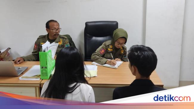 Satpol PP Ciduk Sejoli Berpelukan-Berciuman di Alun-alun Kota Malang