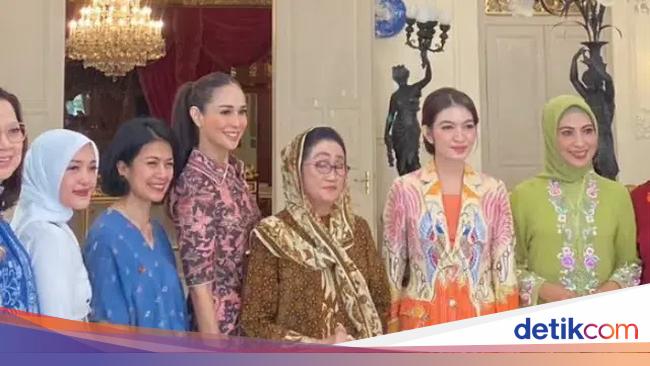 Adu Gaya Selvi Ananda & Loemongga Haoemasan, 2 Istri Pejabat di HUT Dekranas