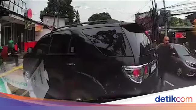 Viral Fortuner Adang Ambulans di Depok, Sopirnya Tak Terima Ditegur